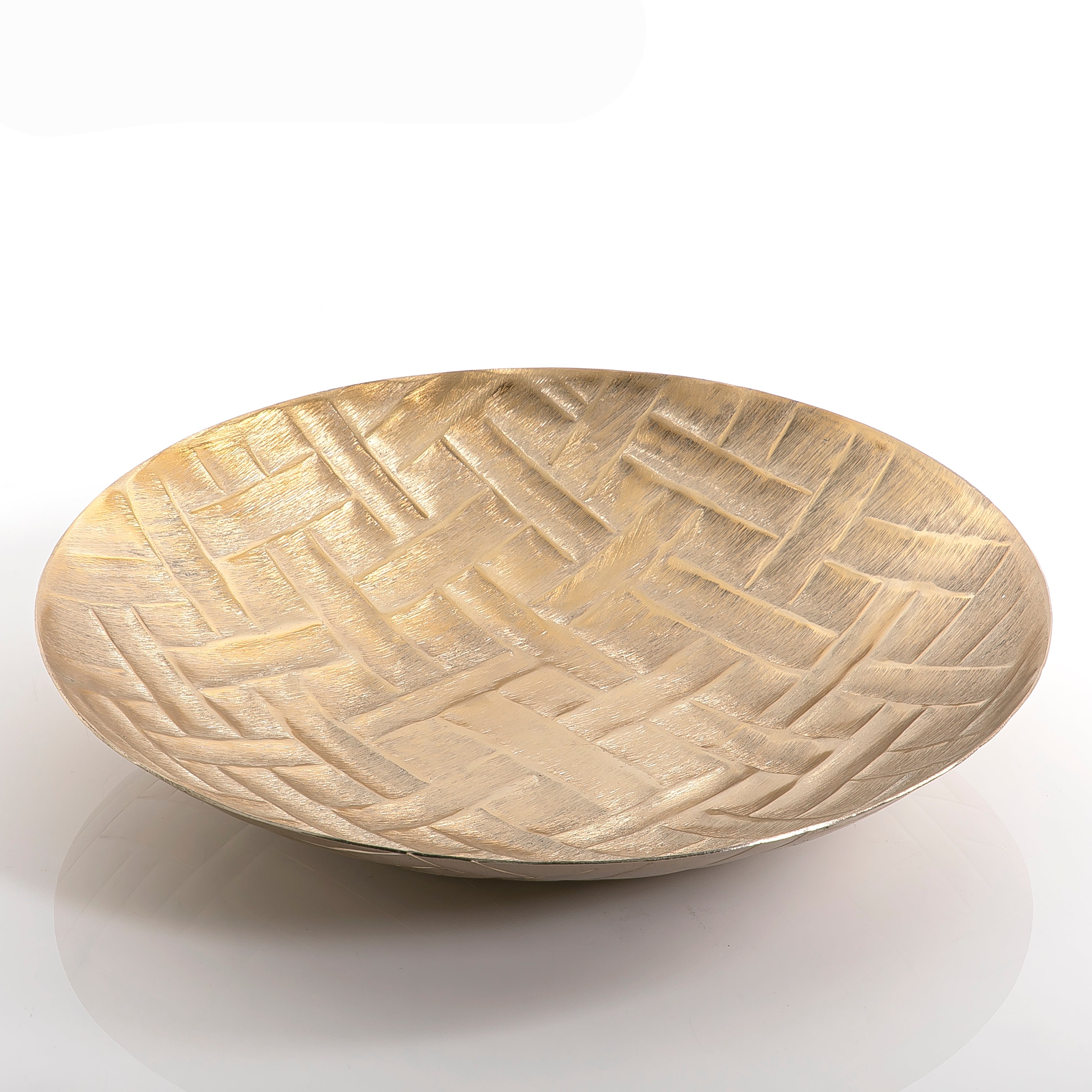 Golden circular metal plate – CASCADES